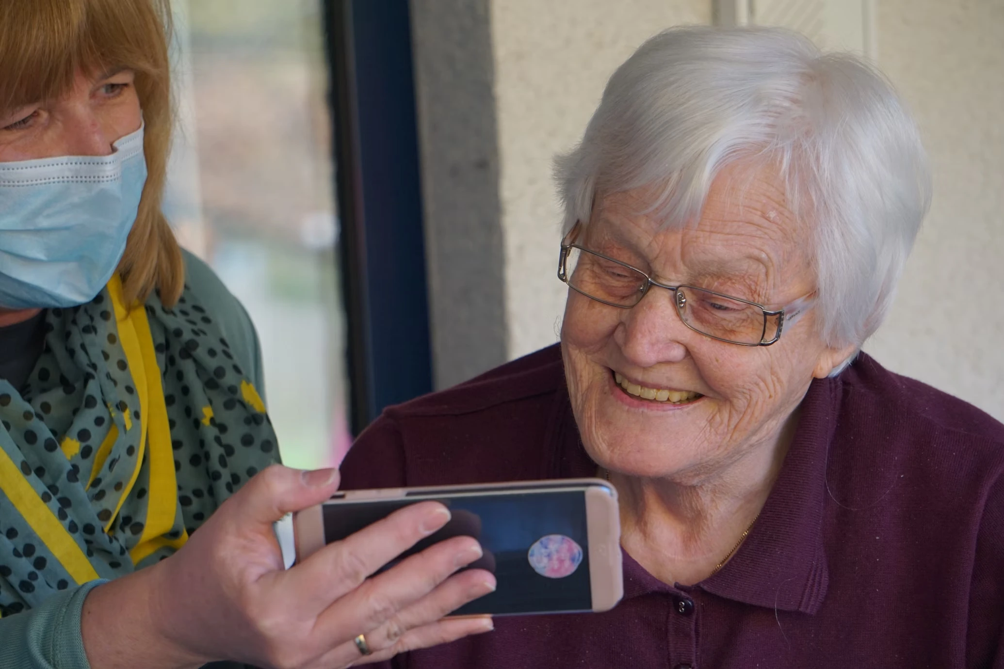 Best Medical Alert Apps for Seniors in 2026
